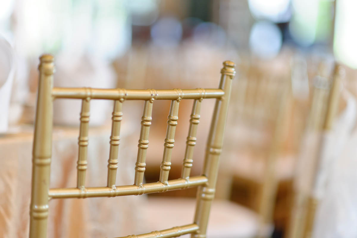 How to Pick the Perfect Chairs for Your Family Reunion - Your Event ...