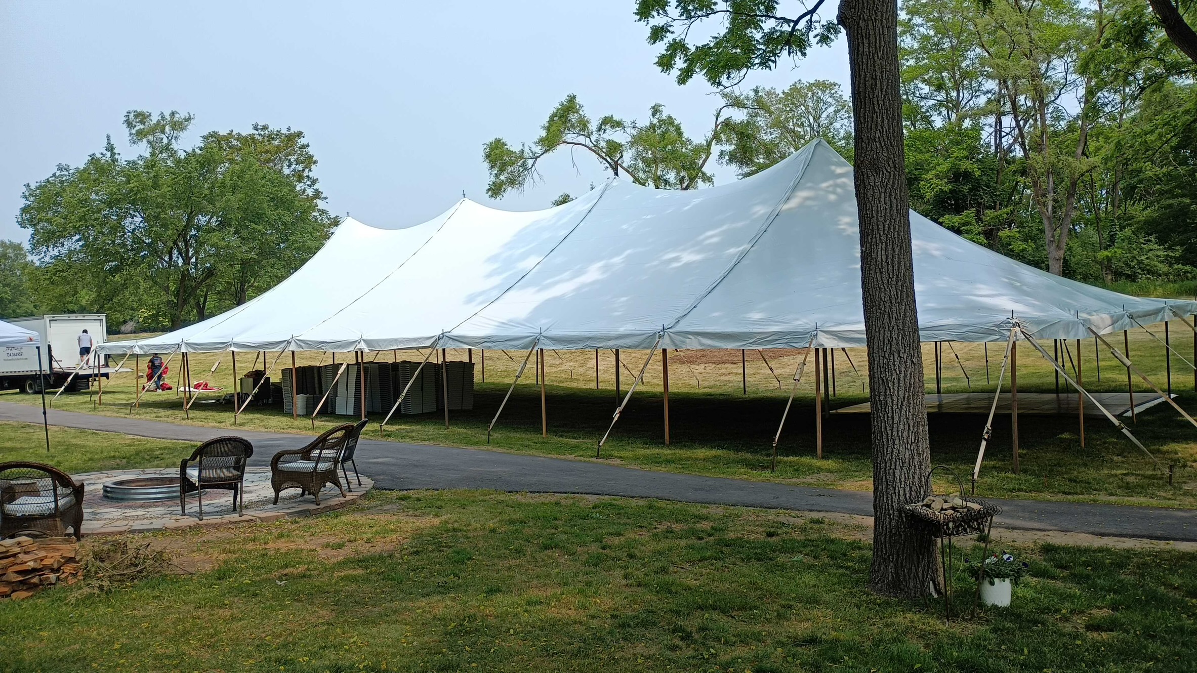 The Benefits of Renting a Tent for Your Fall Wedding